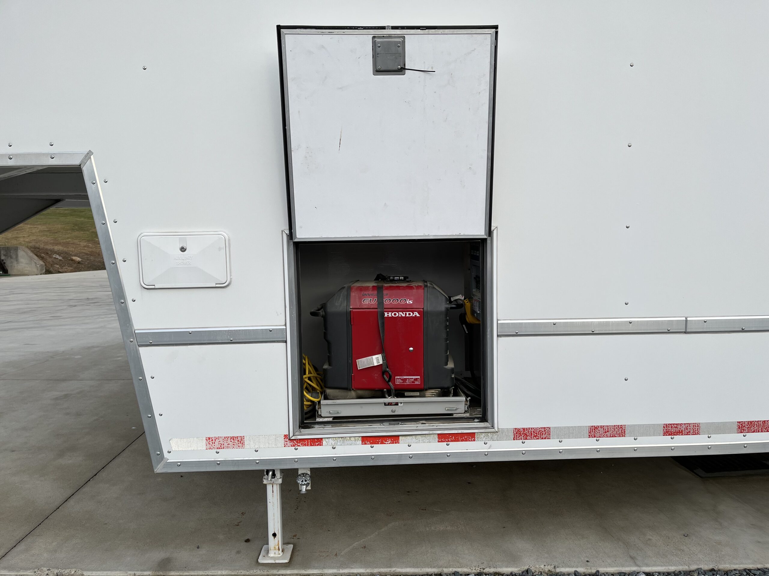 2015 CV8536TR Gooseneck - TPD Trailers