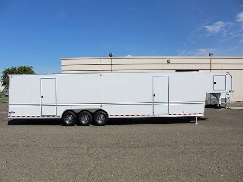 2017 CV8544TR Gooseneck - TPD Trailers Inc.