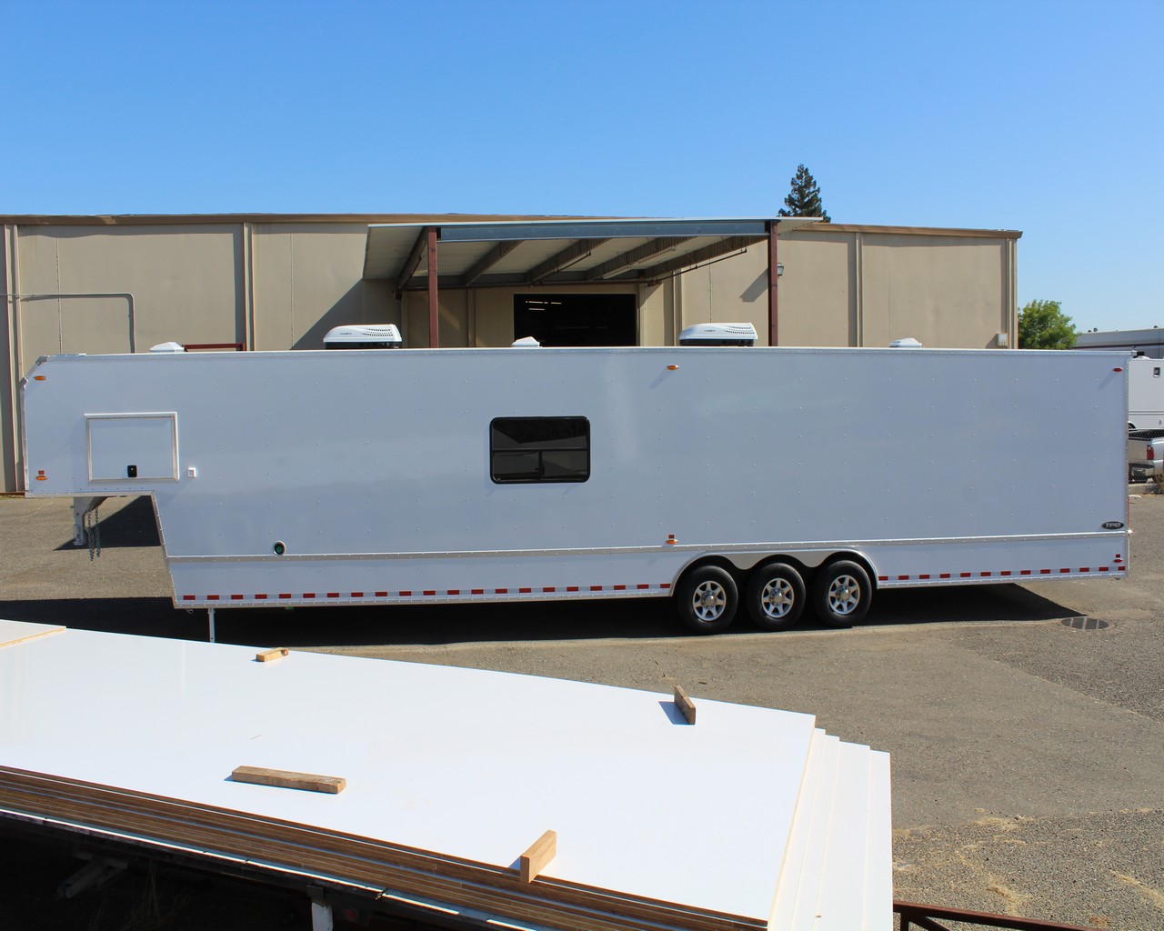 2019 CV8548TR Gooseneck - TPD Trailers Inc.